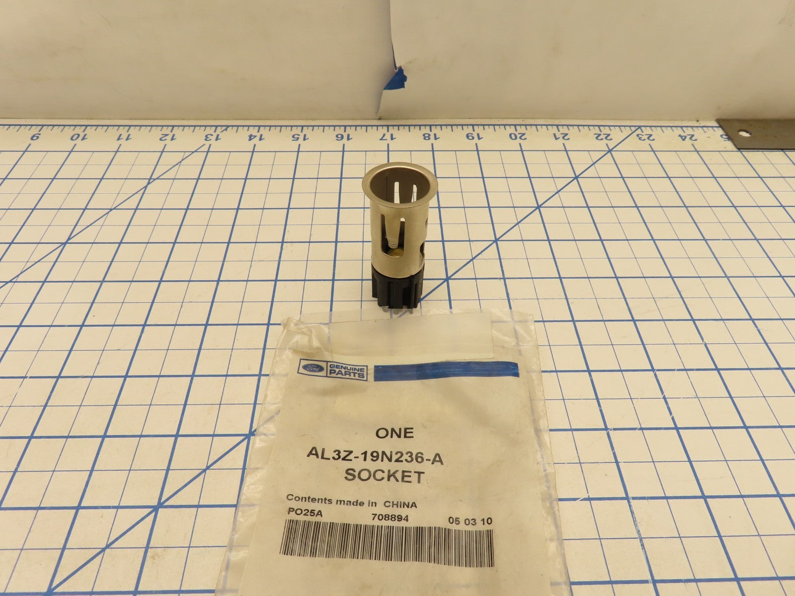 Ford AL3Z-19N236-A Power Outlet Socket 12V – Cottonwood Surplus Sales