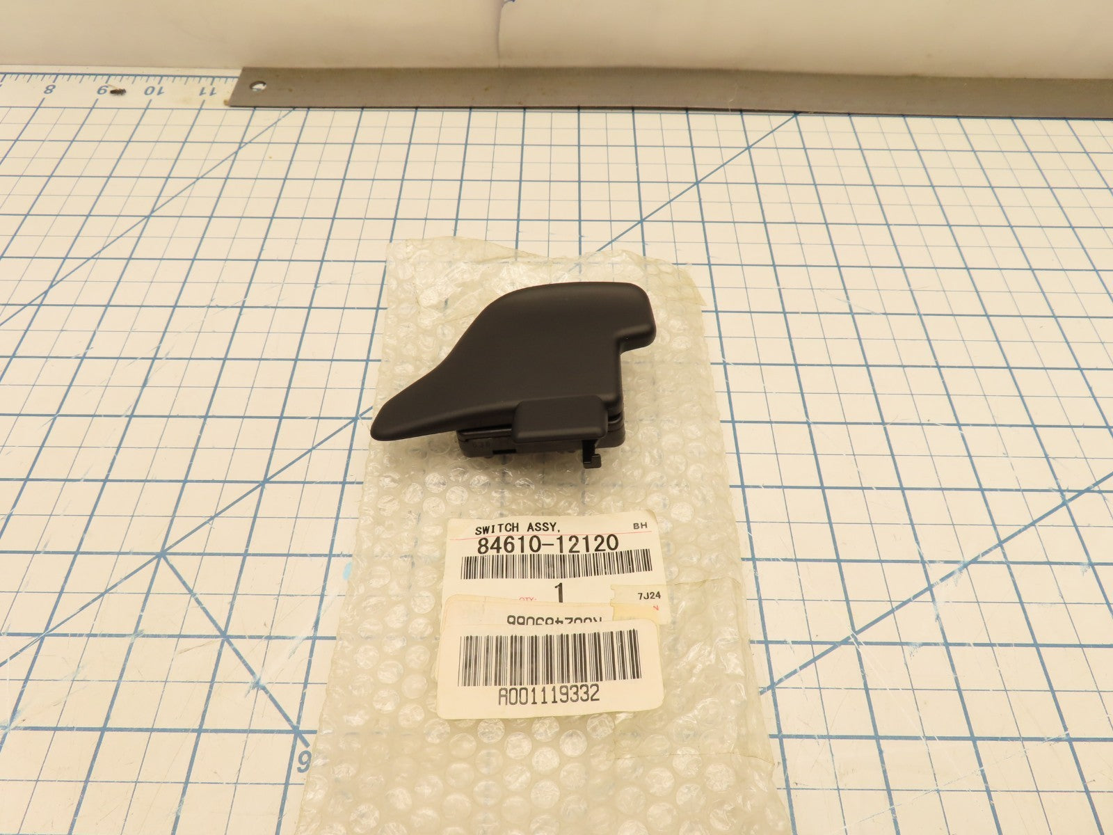 Toyota 84610-12120 Paddle Shifter Switch Left LH – Cottonwood Surplus Sales