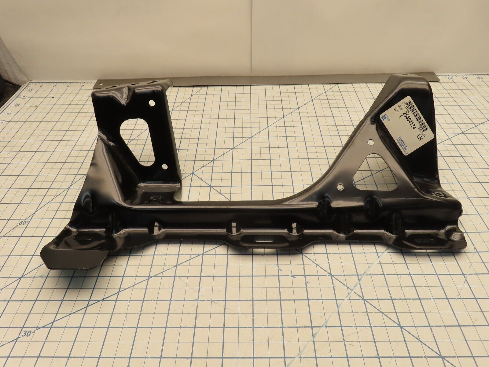 GM 25804174 Hood Bumper Support Bracket Left LH – Cottonwood Surplus Sales