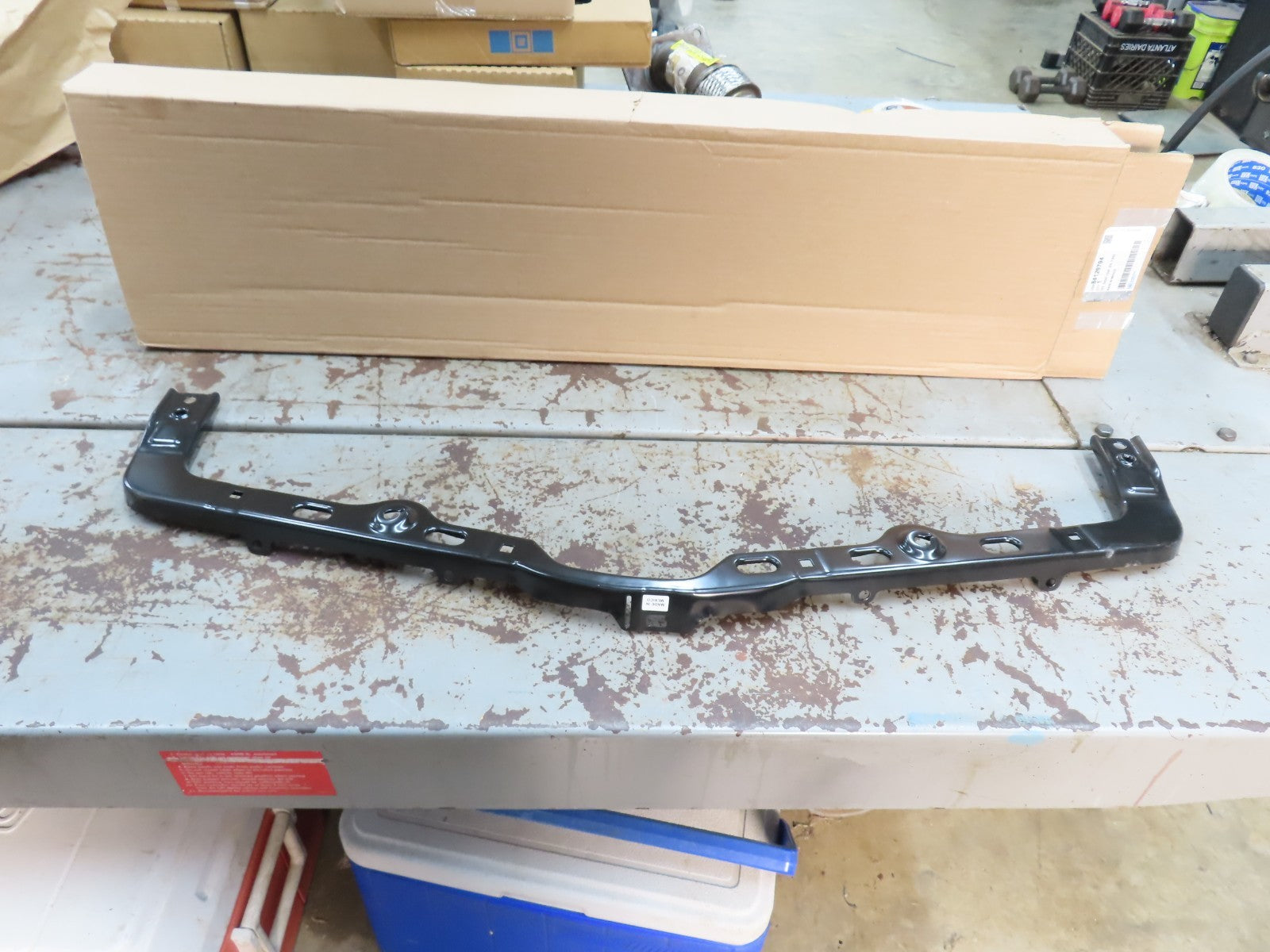 GM 84129794 Front Bumper Center Fascia Support – Cottonwood Surplus Sales