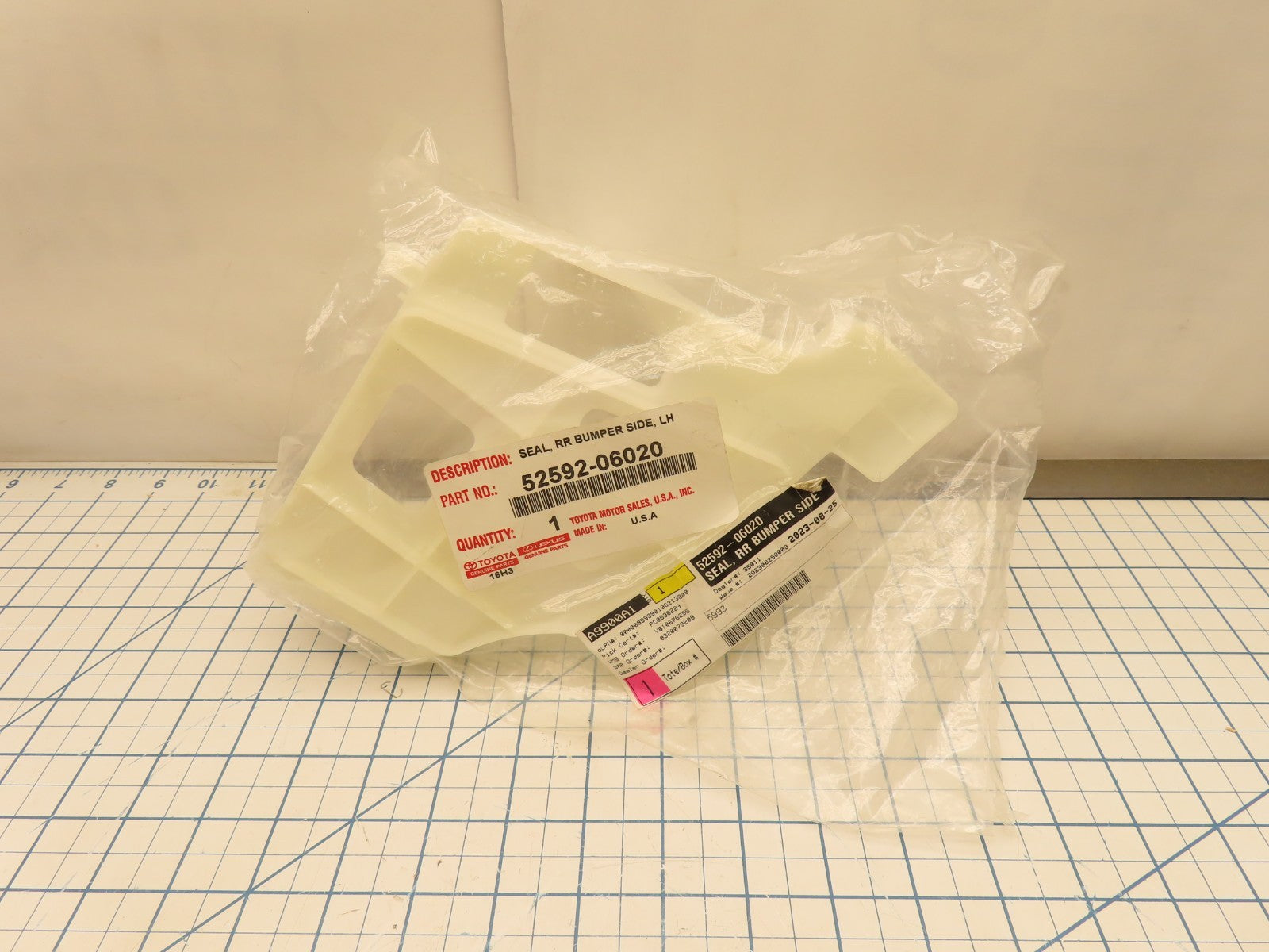 Toyota 52592-06020 Rear Bumper Side Seal Piece Left LH Factory Sealed ...