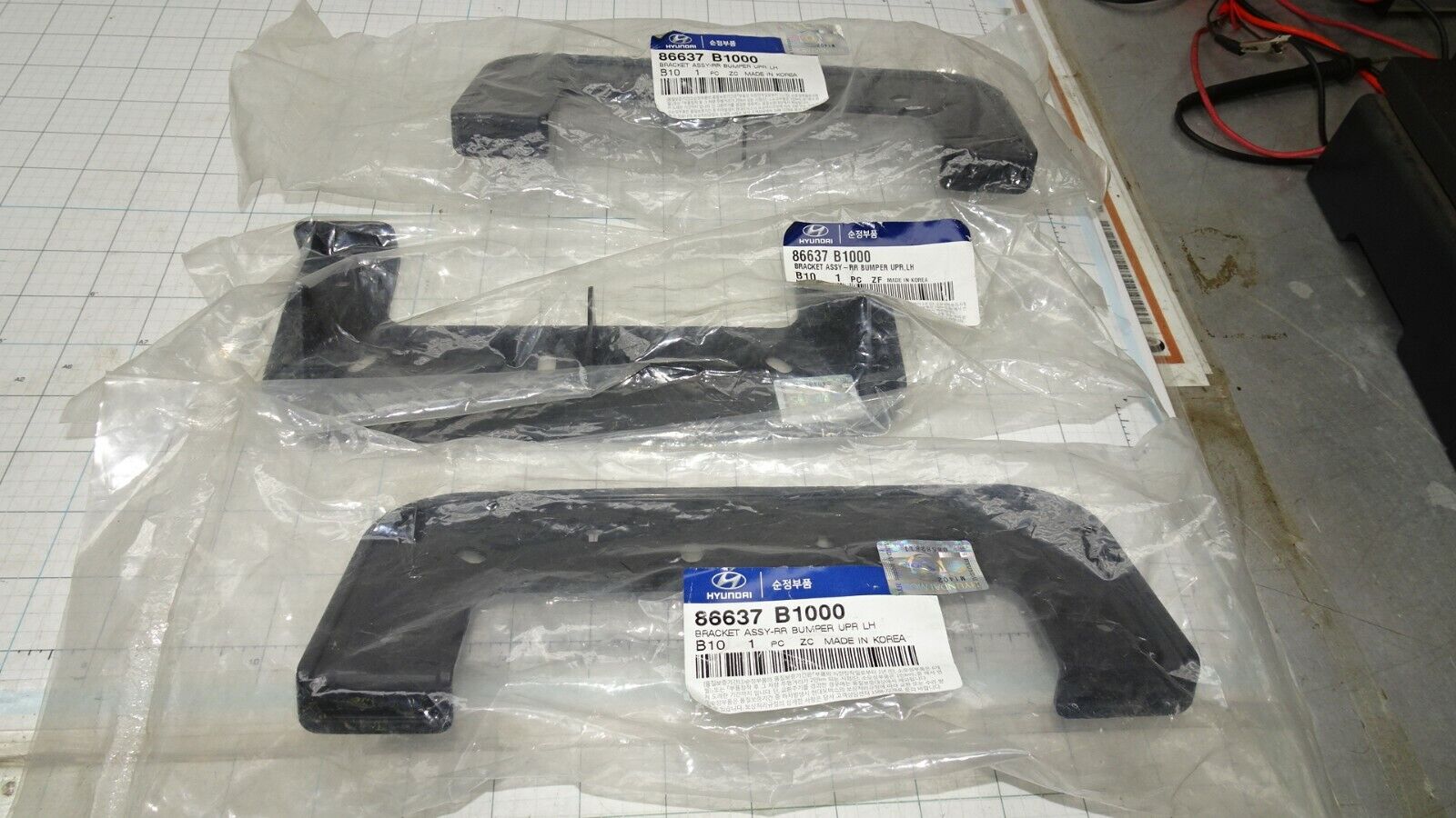 Hyundai Kia 86637 B1000 Bracket Upper Bumper Mount Rear LH QTY 3 OEM N ...