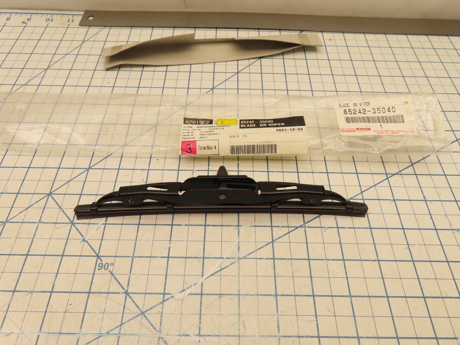 Toyota 85242-35040 Rear Windshield Wiper Blade – Cottonwood Surplus Sales