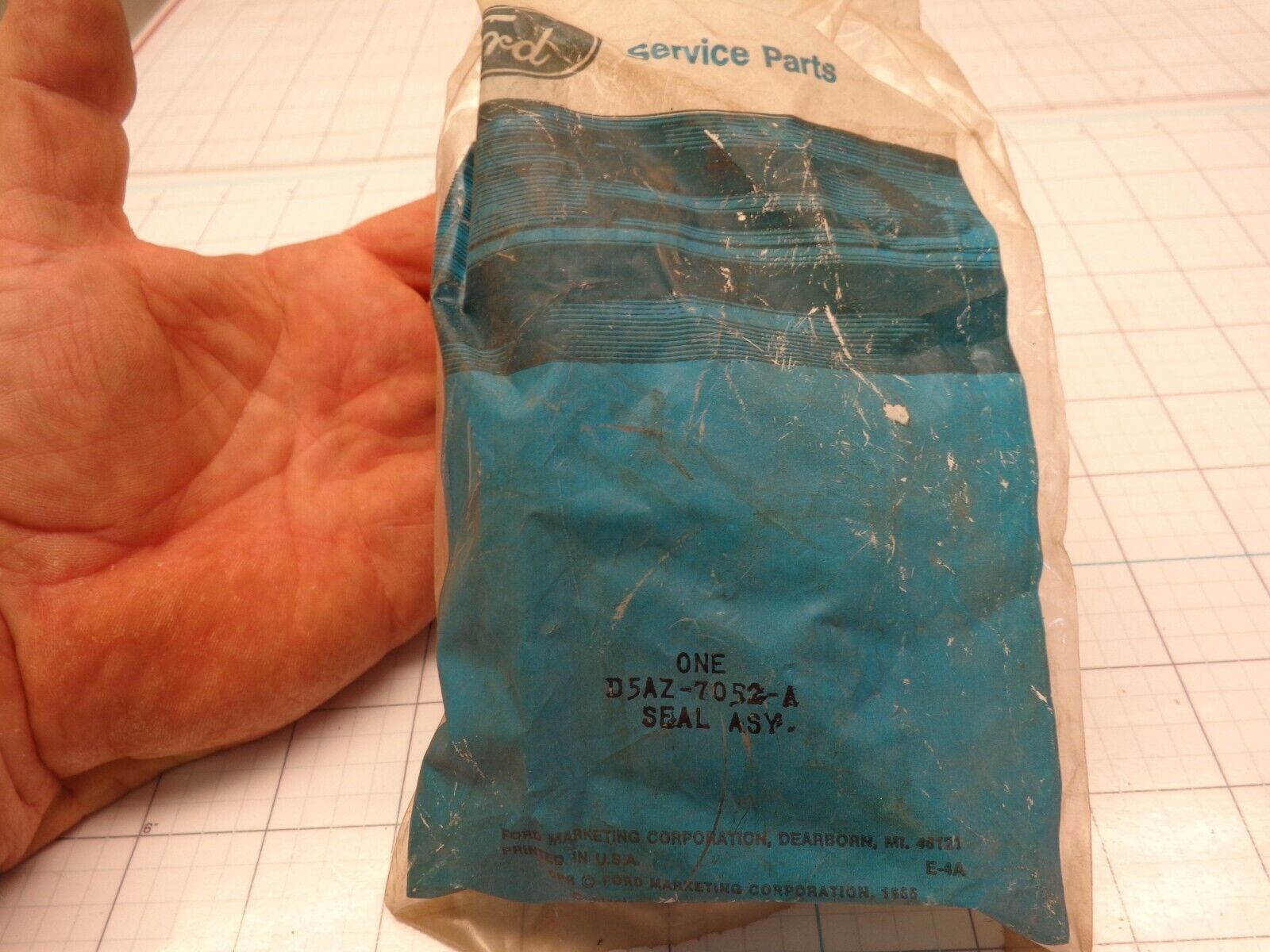 FORD D5AZ-7052-A Transmission Extension Housing Seal OEM NOS ...