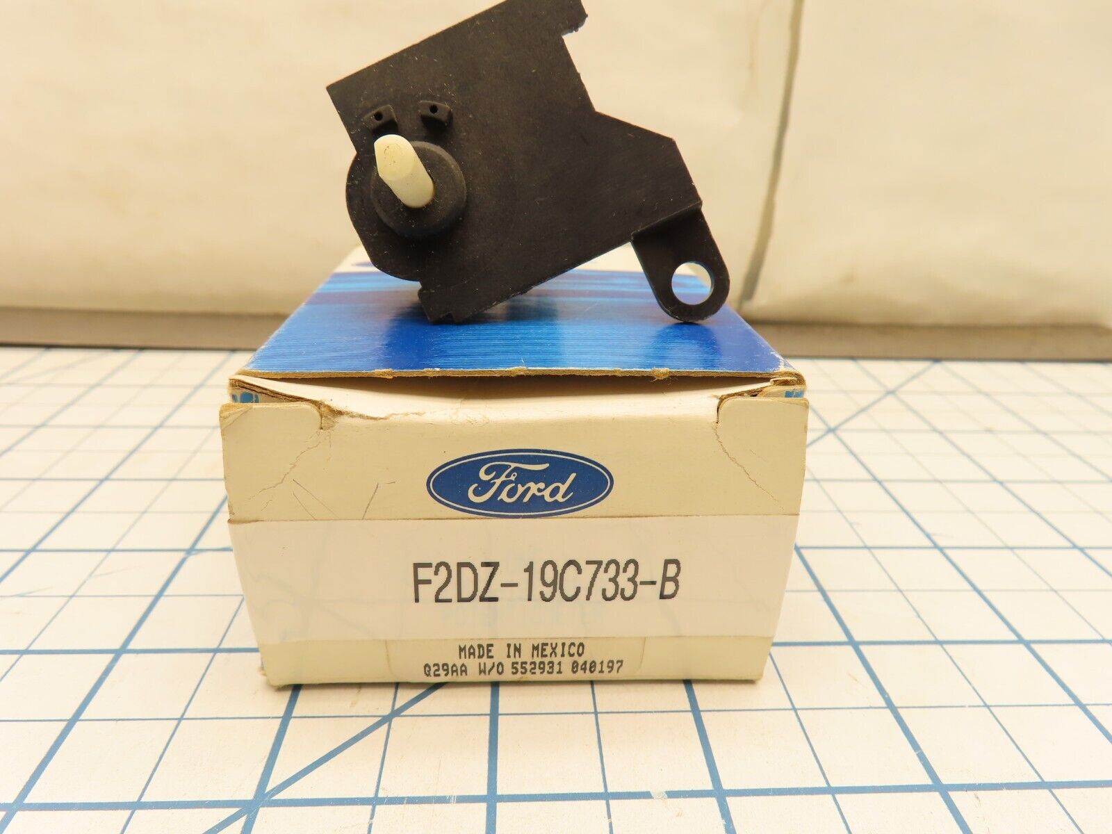 Ford F2DZ-19C733-B HVAC Potentiometer Switch – Cottonwood Surplus Sales