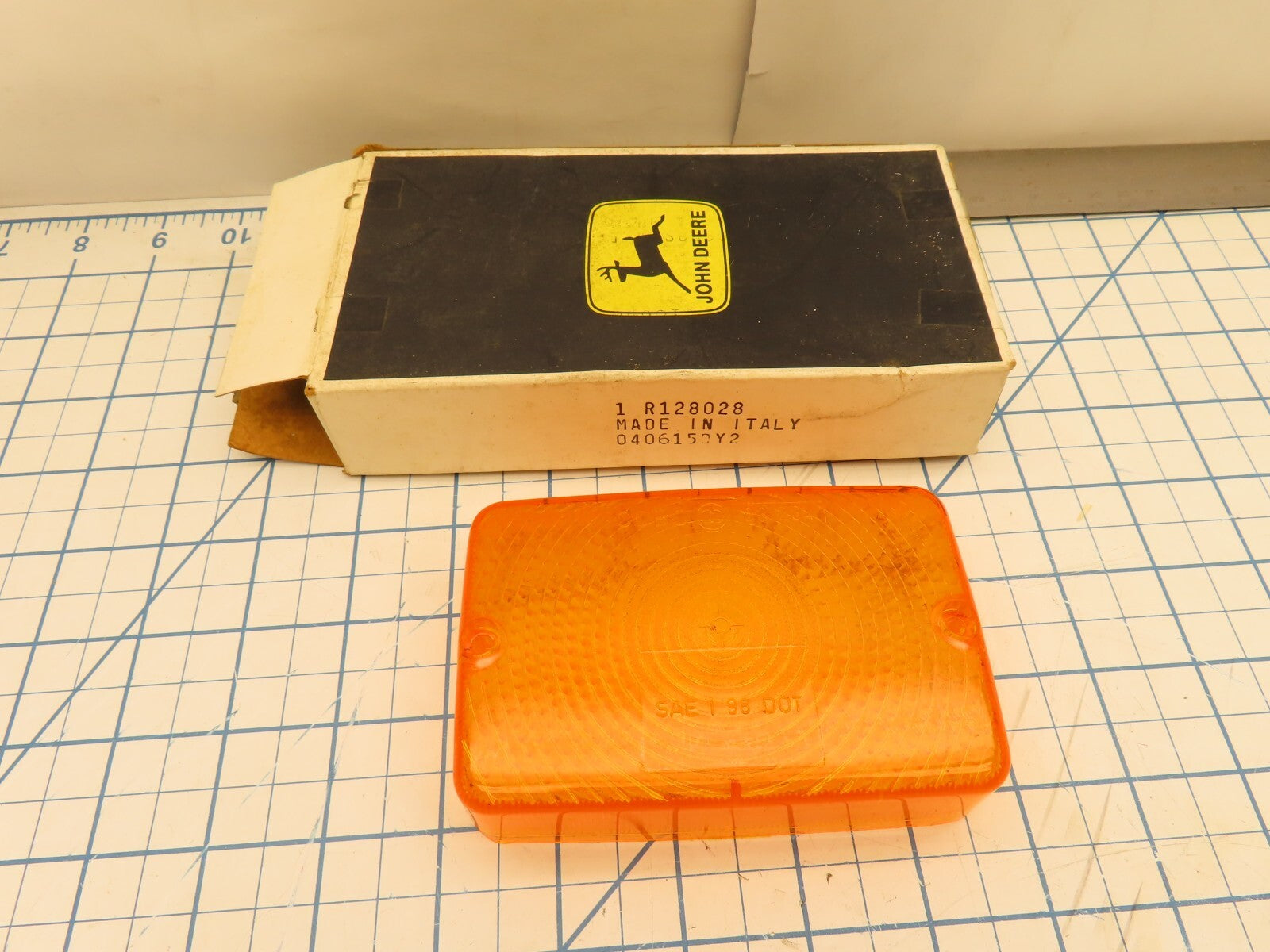 John Deere R128028 Amber Lens Only – Cottonwood Surplus Sales