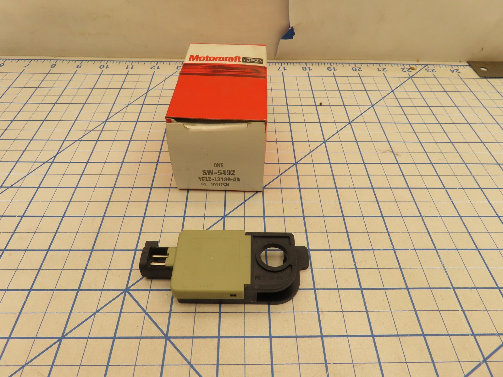 Ford YF1Z-13480-AA Brake Light Switch SW-5492 – Cottonwood Surplus Sales