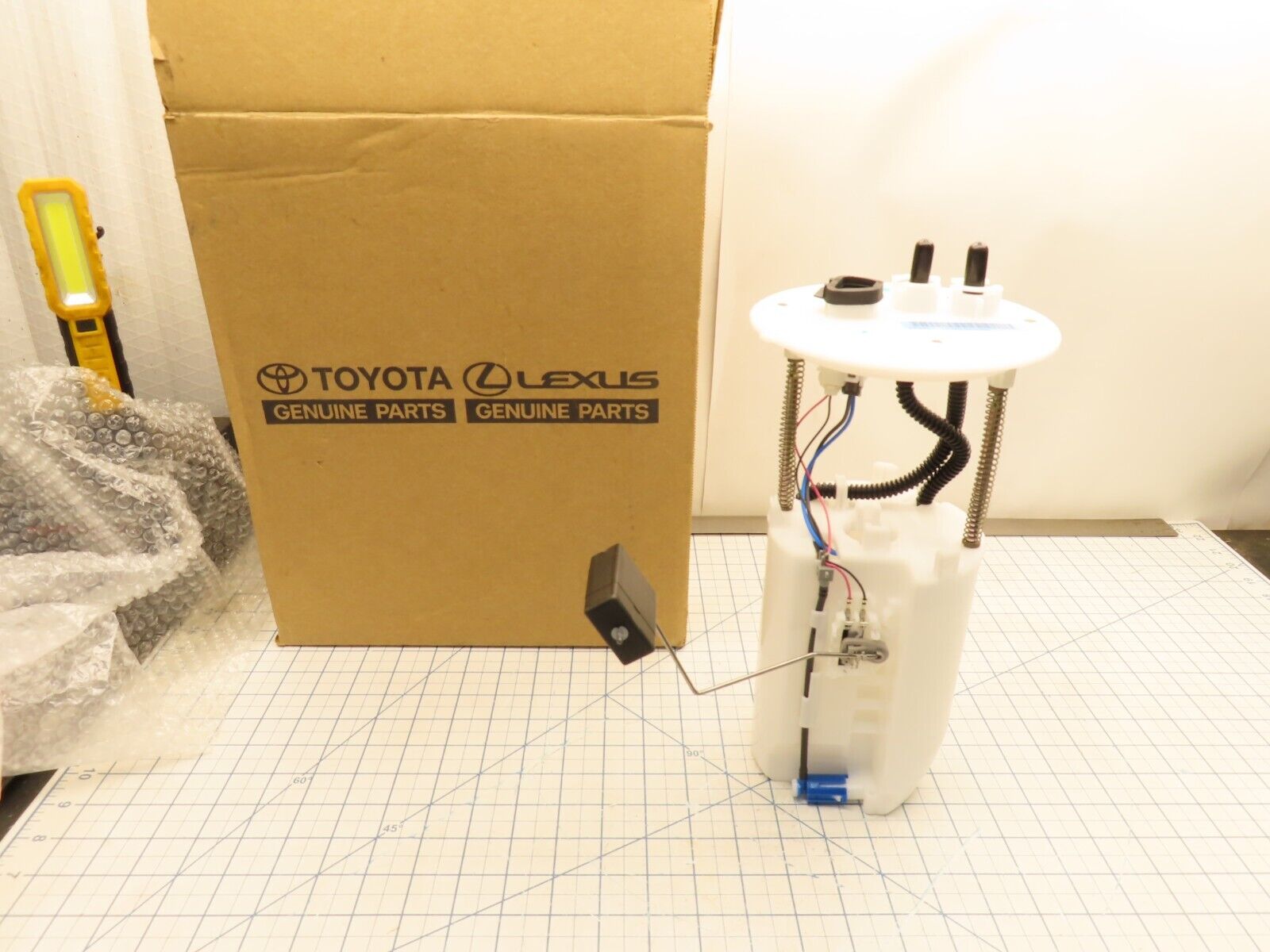 Toyota 77020-0C160 Fuel Pump Module Assembly – Cottonwood Surplus Sales