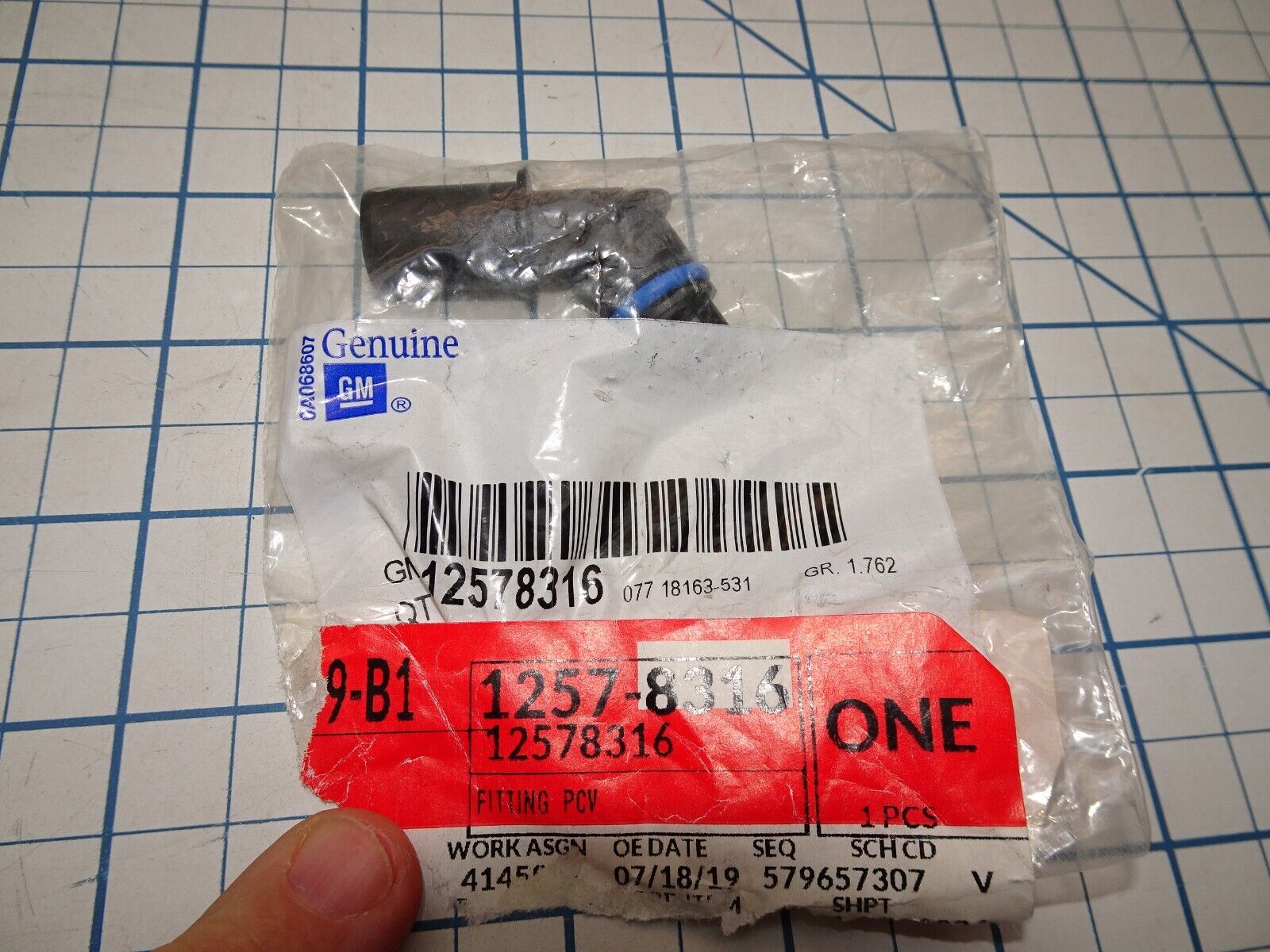 GM 12578316 PCV Valve Fitting Factory Sealed General Motors ...